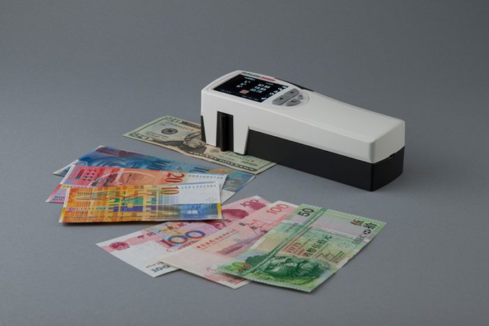 Handheld Datacolor 45IR Spectrophotometer | Datacolor